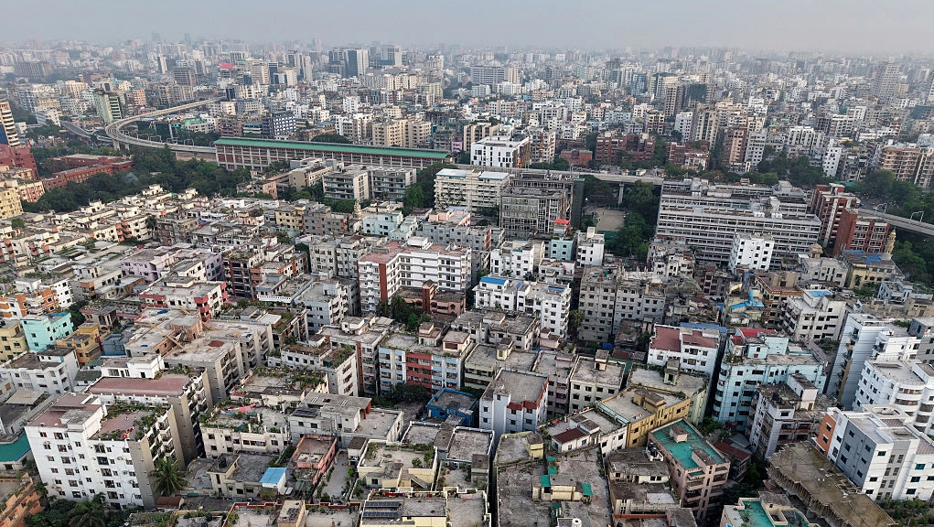 13 striking examples of urban decay and inequality