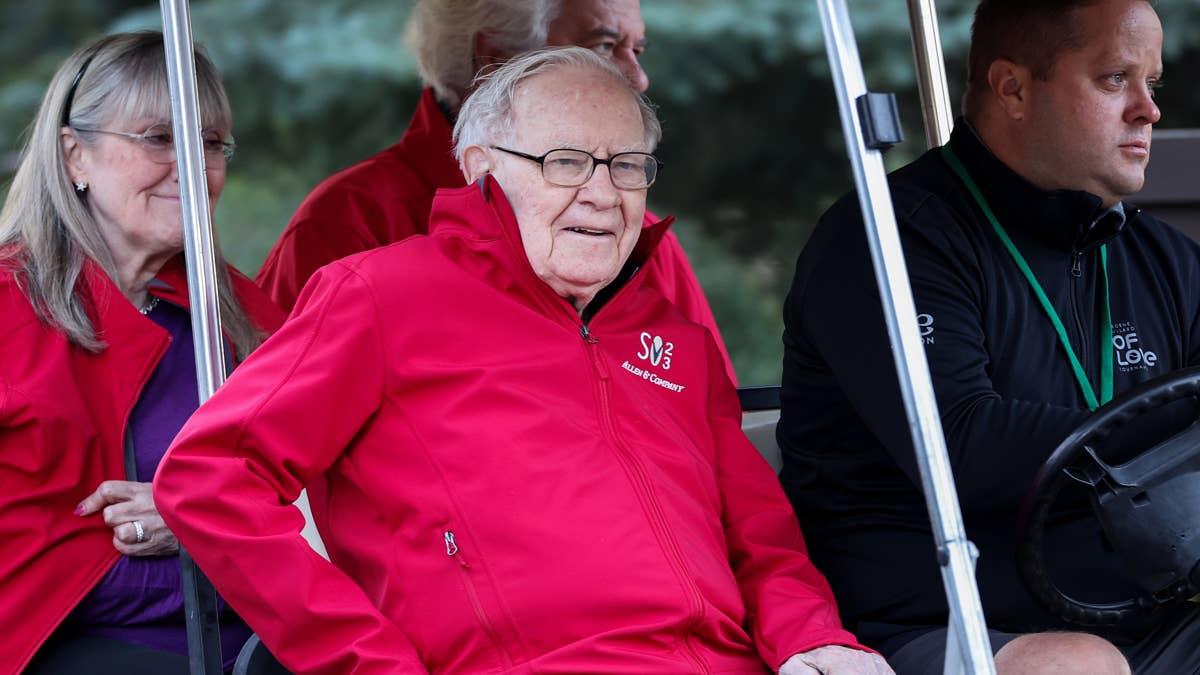 Warren Buffett warns investors: 'The casino is attractive' for short ...