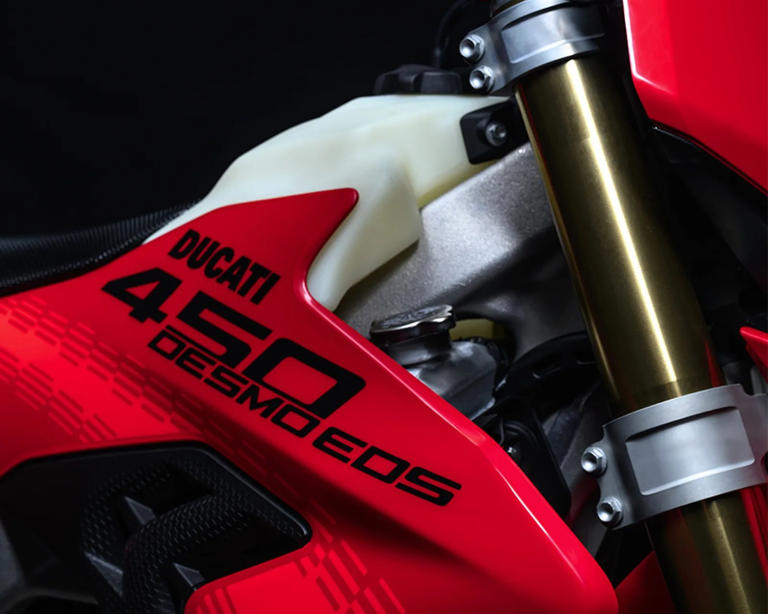 Ducati’s first modern enduro gives its coolest off-road moto the ...