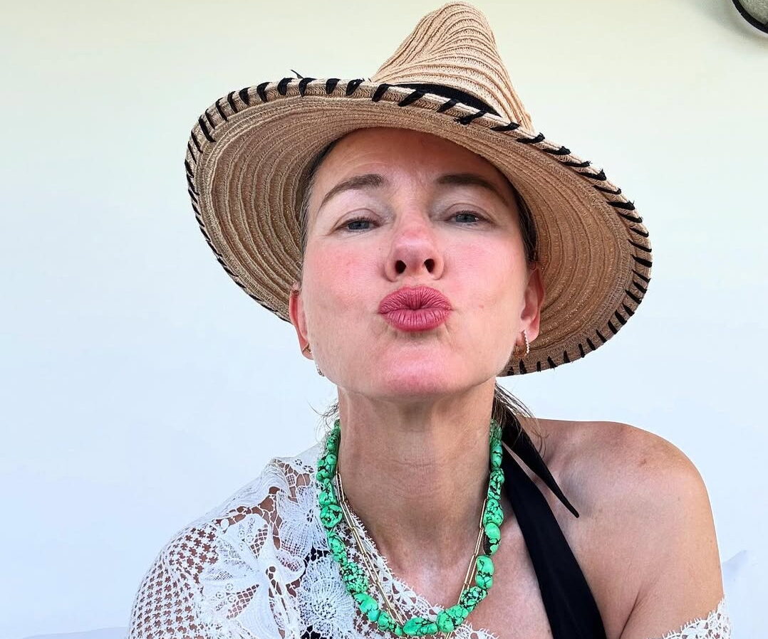 Naomi Watts's fitness approach: burpees, yoga & balanced diet in her 50s