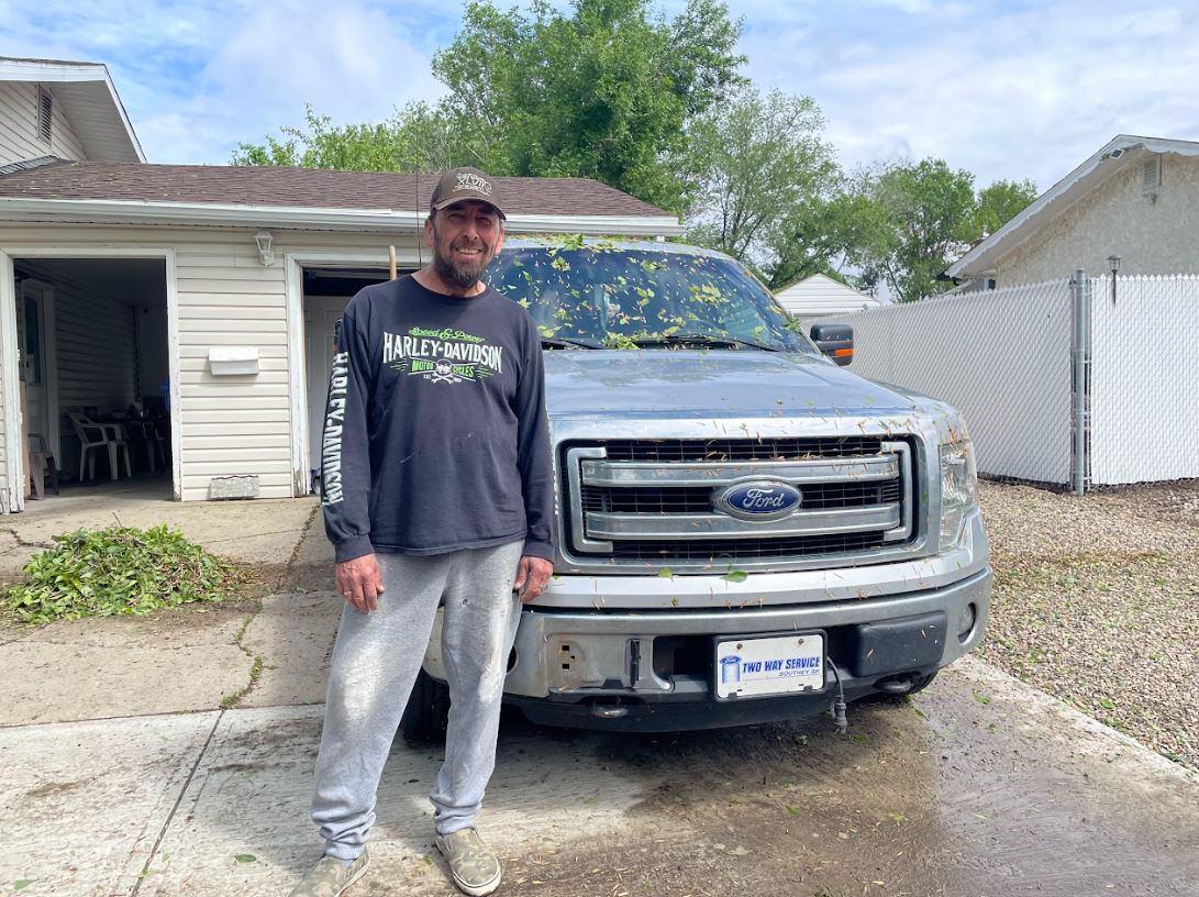 Regina residents deal with hail damage after stormy surprise