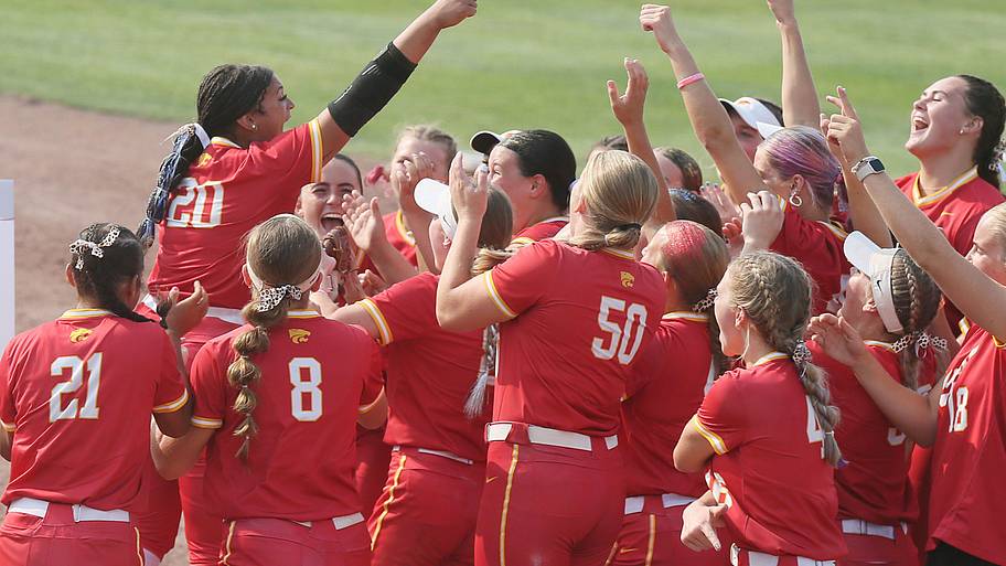 New No. 1 emerges in Iowa high school softball class rankings