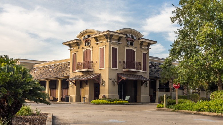 14 best restaurant chains for a romantic date night