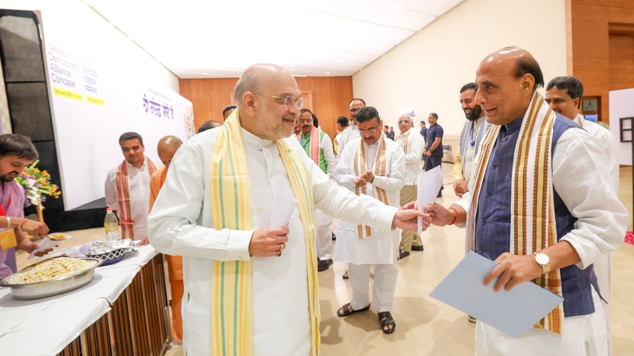 'Tangy, masaledar, crunchy': Amit Shah's jhalmuri post sparks buzz ...