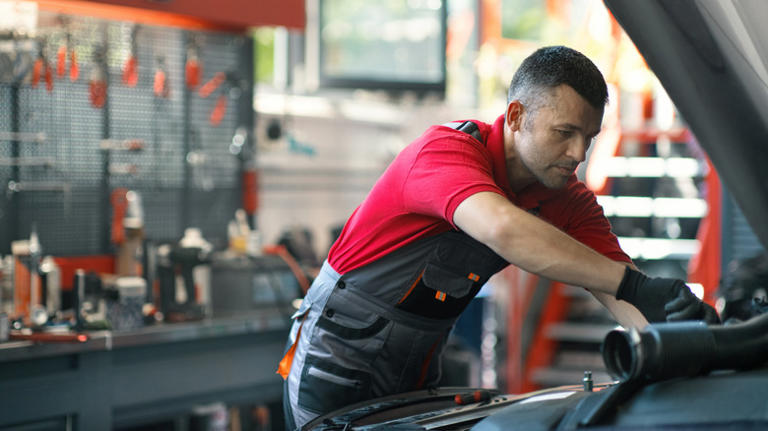 Should you be tipping your mechanic? It's time to settle the argument ...