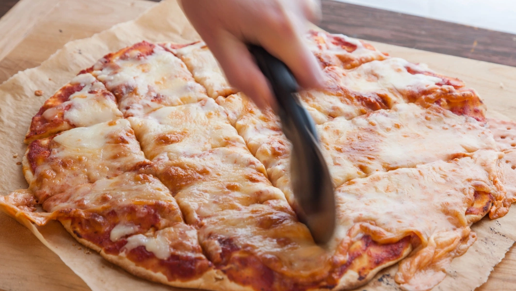 11 pizza styles and chains losing popularity