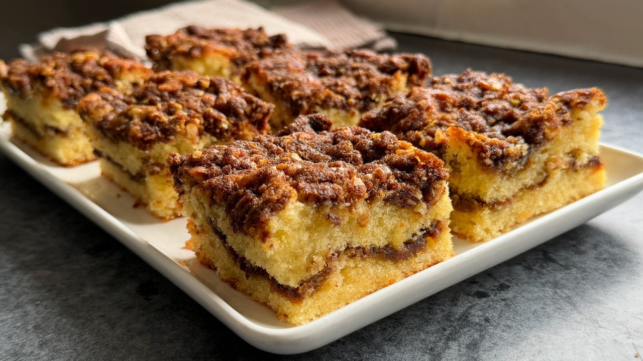 Classic coffee cake recipe easy and quick dessert