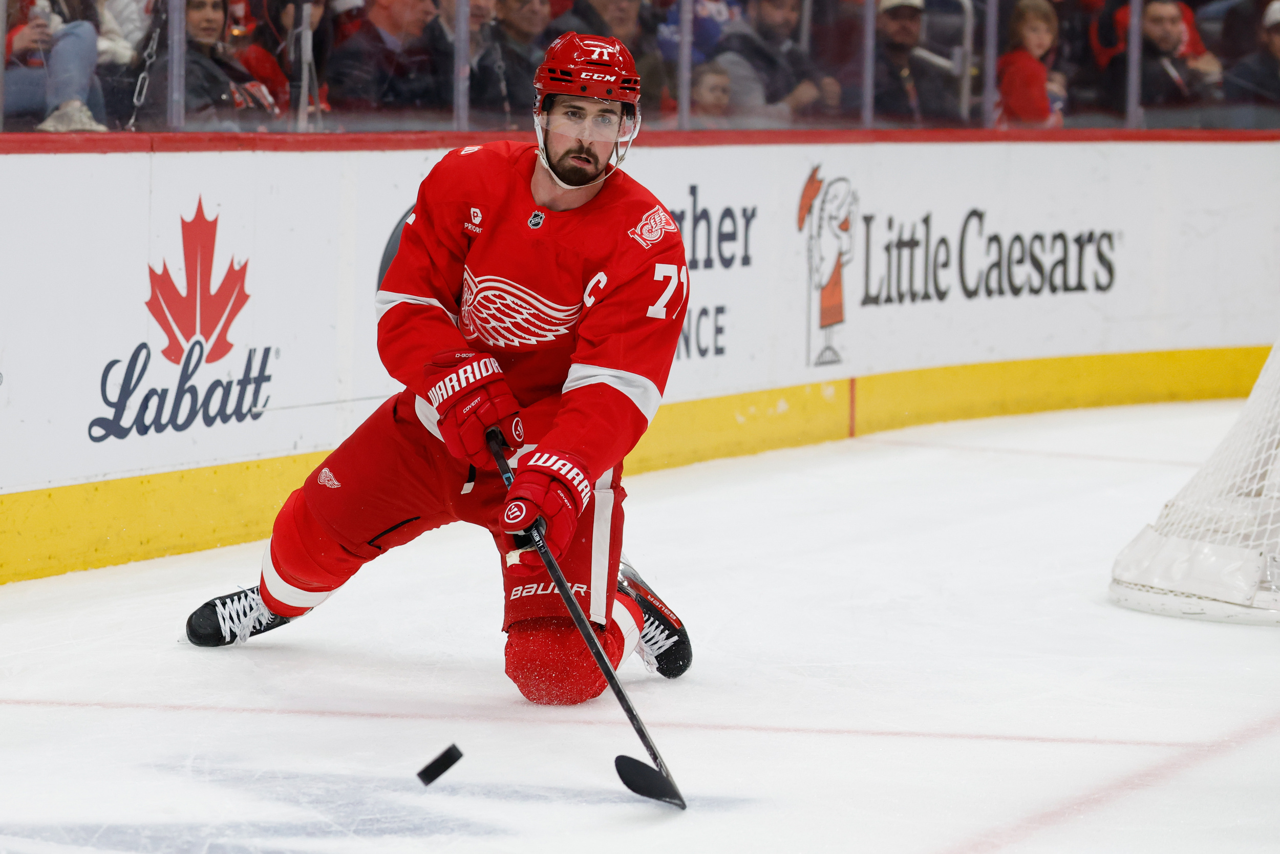 Larkin’s trade list growing: More than three teams now in mix