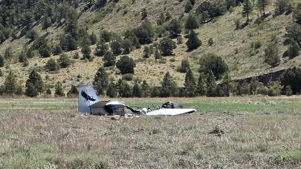 Small plane crash causes grass fire in Colorado, 1 hurt