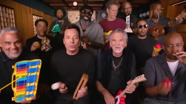 'Tonight Show': Kenny Loggins reunites with Kevin Bacon and John ...