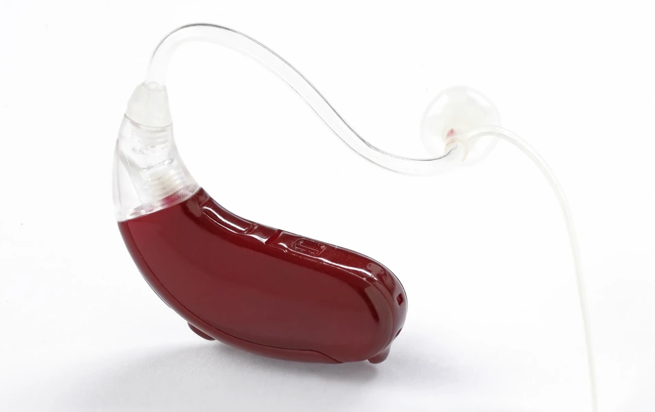 Study finds effective hearing aid use lowers dementia risk