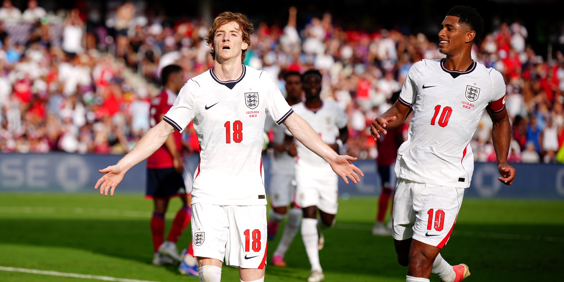Engeland imponeert tijdens generale repetitie en wint dankzij Gordon ruim
