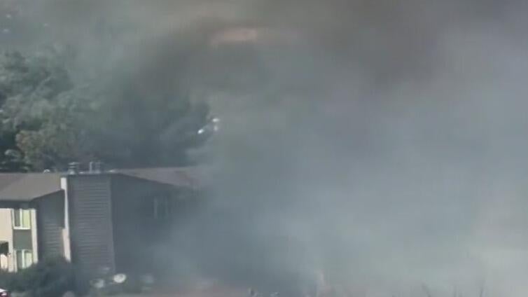 Fast-moving fire in Rifle destroys apartment building