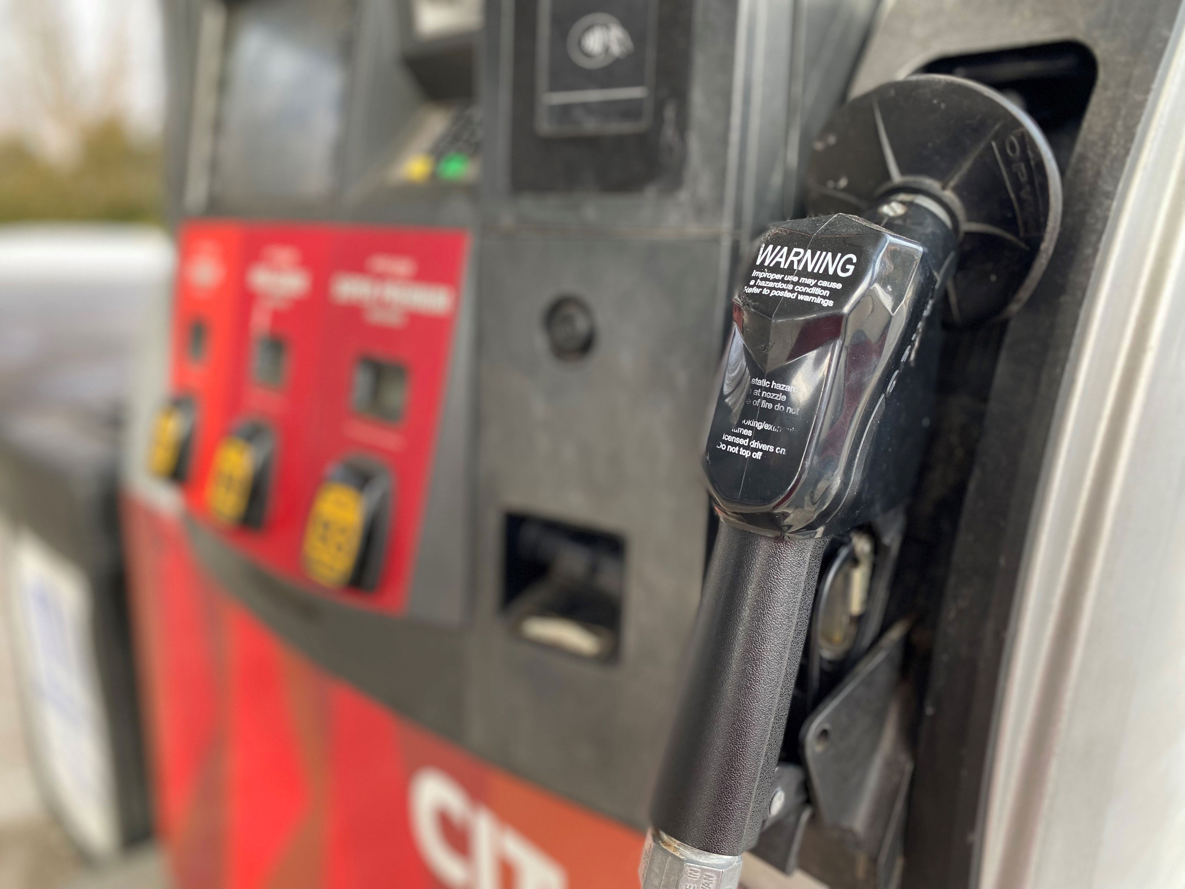 Gas prices drop in Pa., Del., NJ as drivers plan for their summer getaways