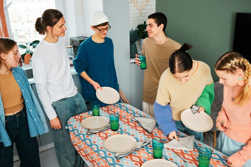 Friends leave dinner party after host serves 'vegan lasagna': 'The ...