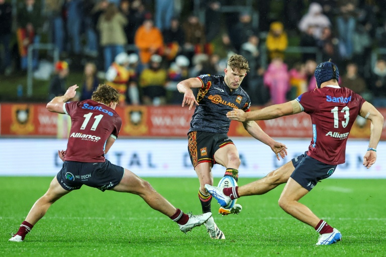 Milestone-man McKenzie ready to 'rip' into Crusaders in Super semi