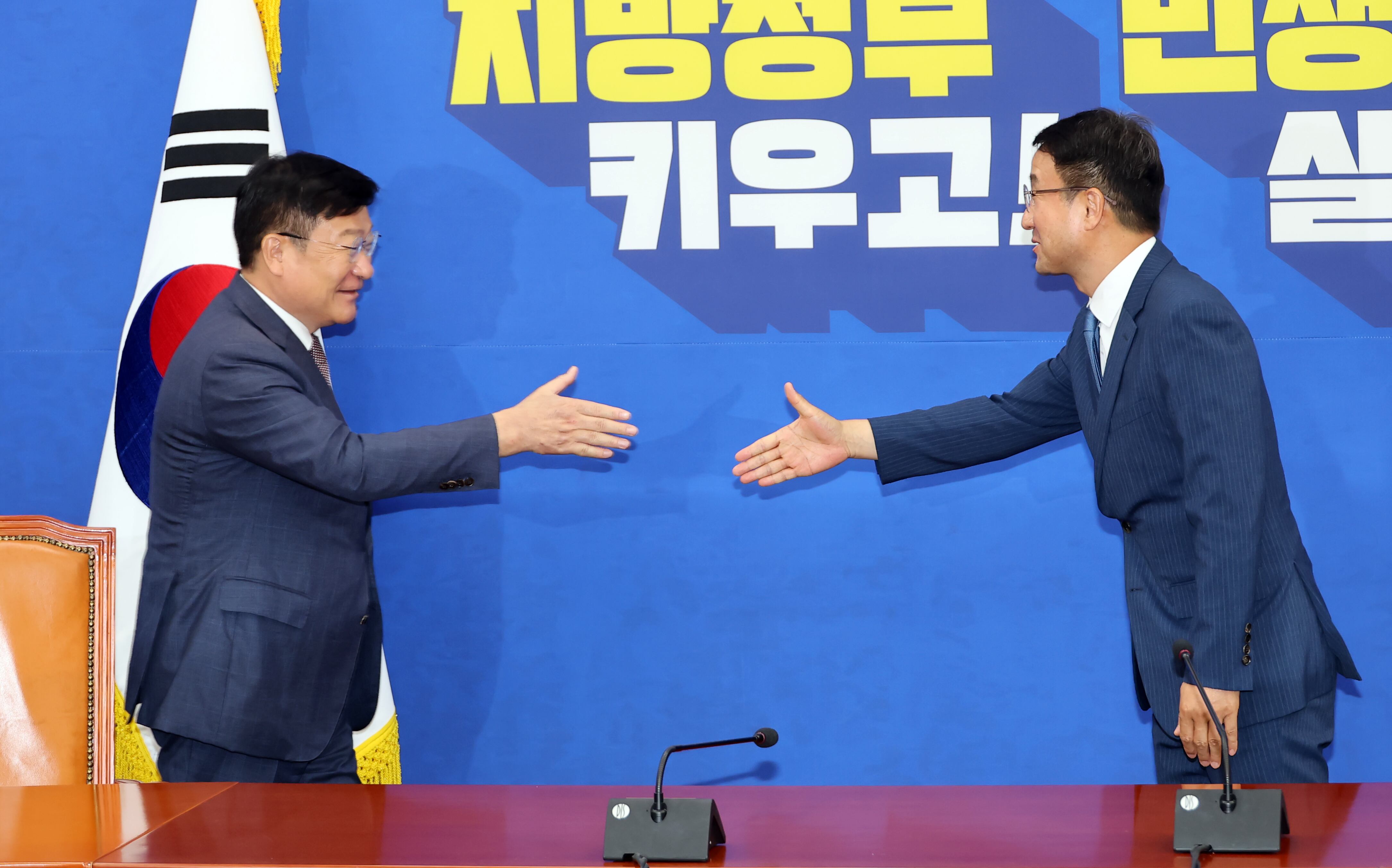 Democratic, People Power leaders push swift assembly formation
