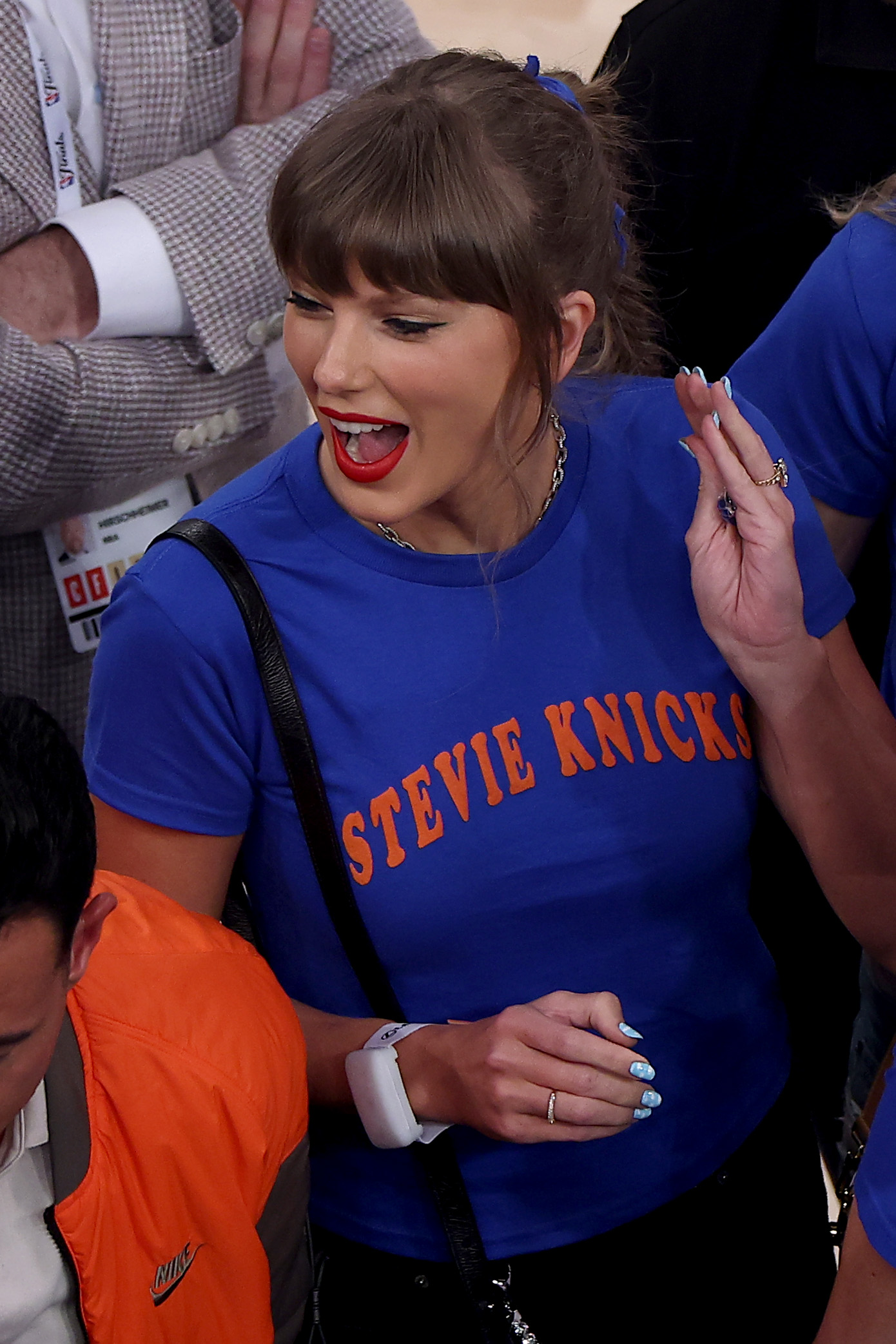 Confirmed: Taylor Swift is styling a clever Knicks vs. Spurs Game 4 outfit