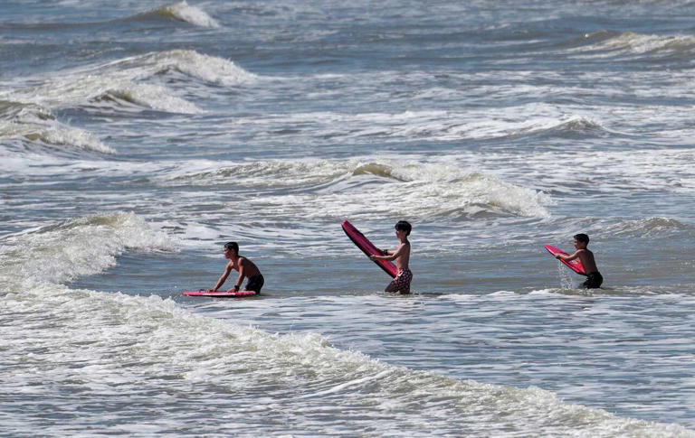 Rip-current warning issued for Texas beaches through the weekend. Here ...