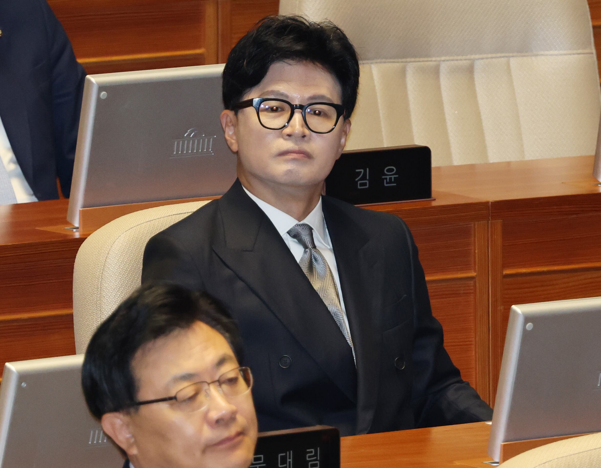 Han Dong-hoon urges People Power Party leader Jang to resign