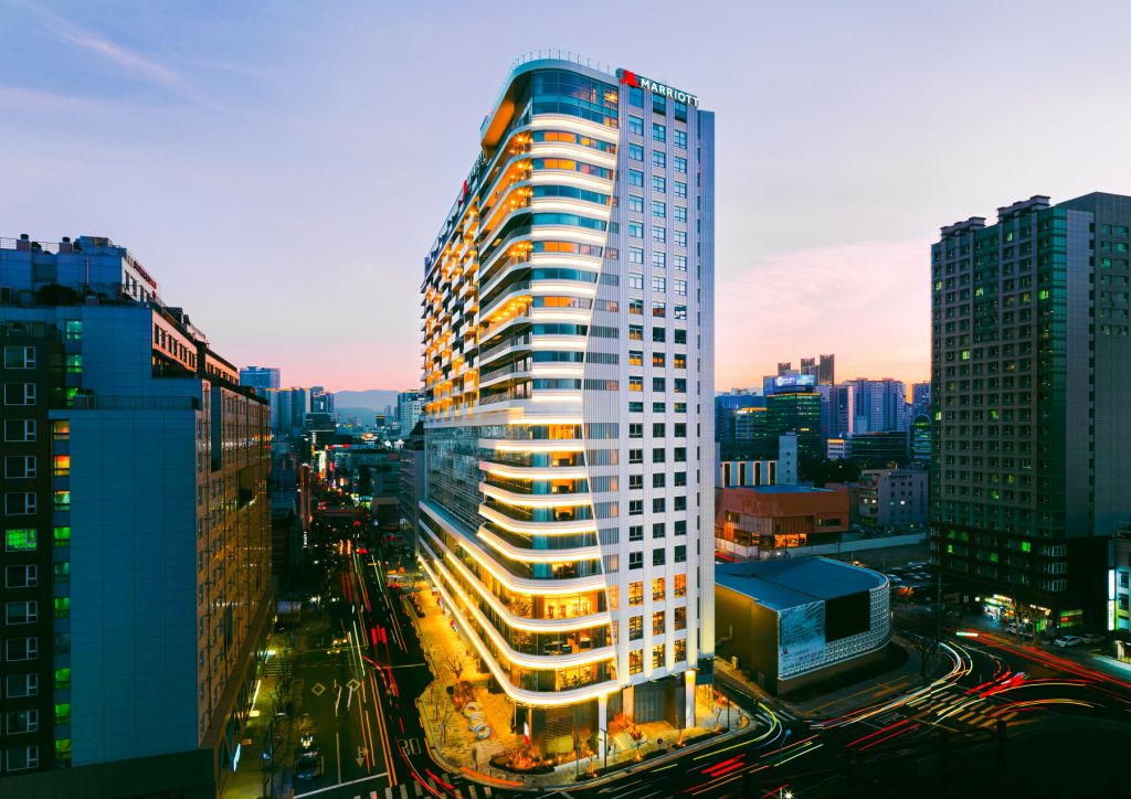 Daegu Marriott Hotel review: Rooftop infinity pool, M Club lounge and ...