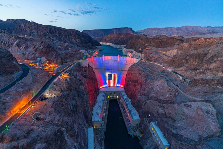 American flag removed from Hoover Dam due to tear