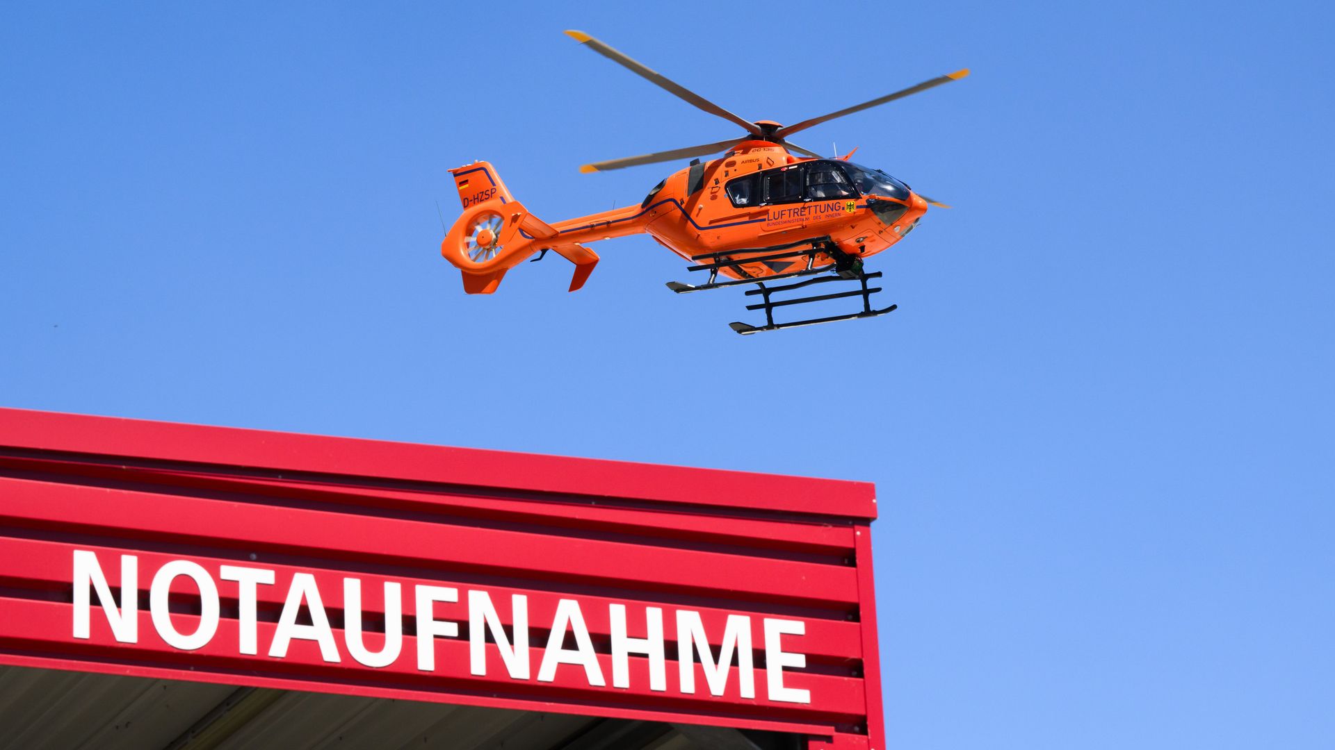 Tiroler Alpen: Deutscher überlebt Nacht schwer verletzt im Schnee