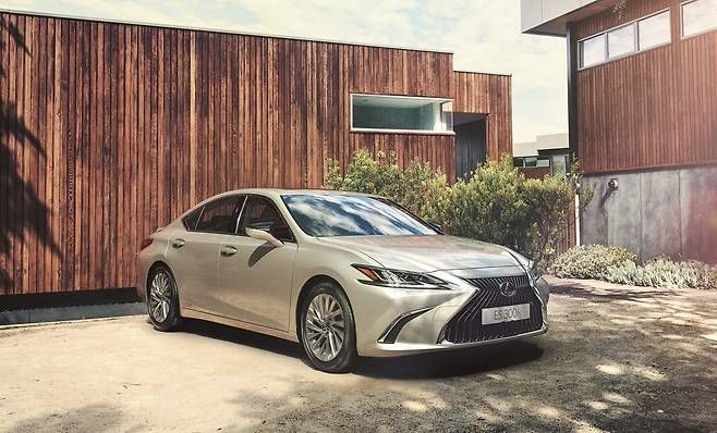 Yes, the Lexus ES300h is more efficient, but it's not worth $15,000 more