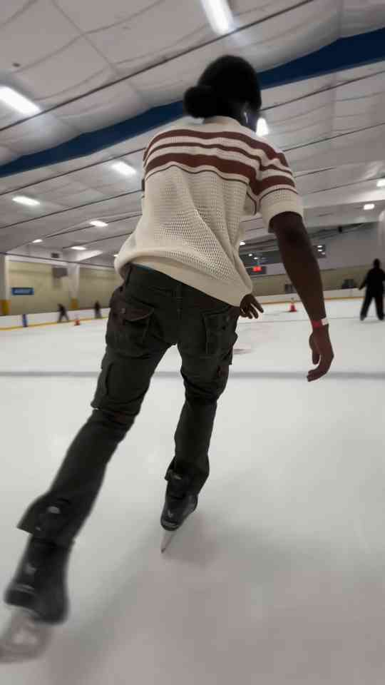 Chill ice skating moves to watch and enjoy