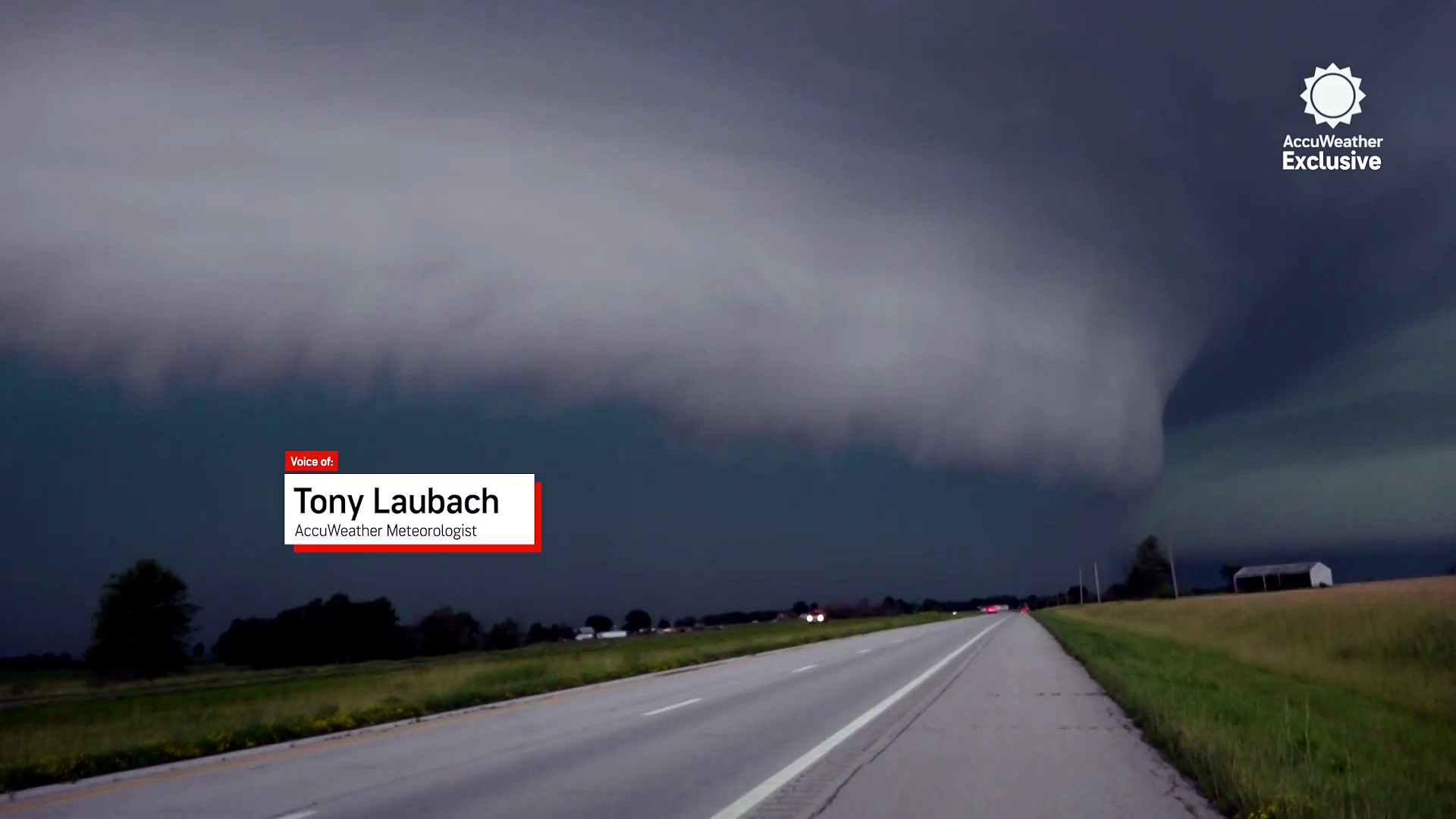 Massive supercell races across Missouri landscape