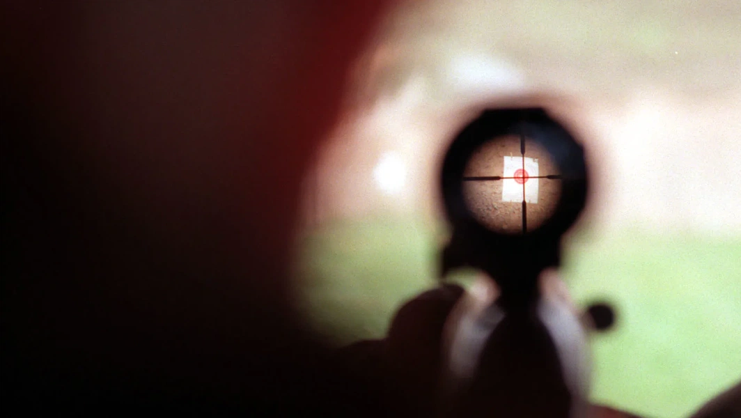 Comparing red dot and holographic sights