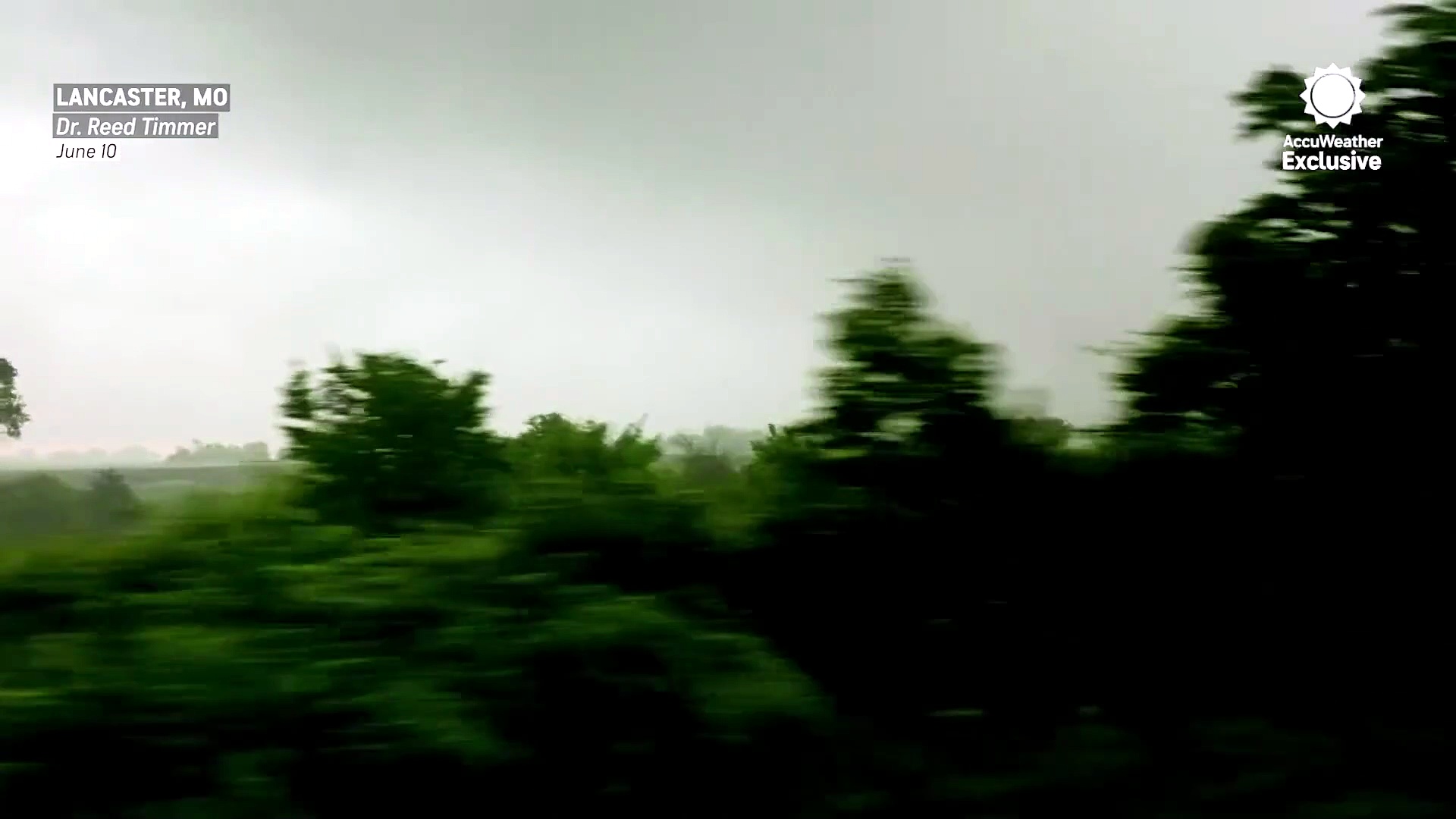 Wedge tornado barrels through Missouri