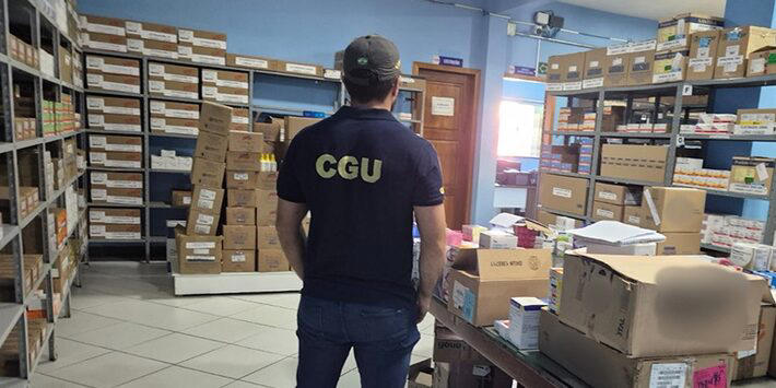 PF encontra arma ilegal em casa de prefeito alvo de operação que ...