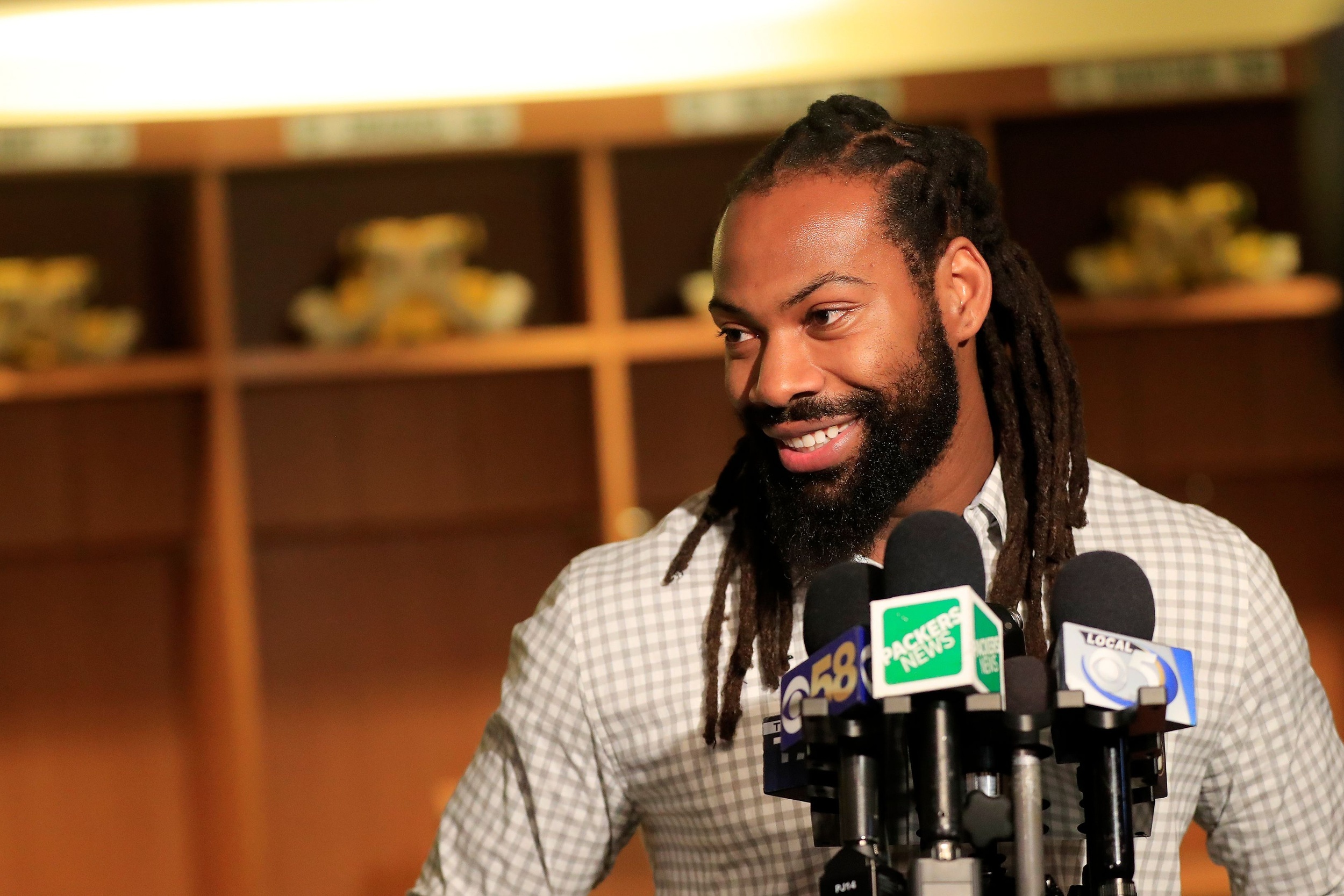 DE Za’Darius Smith released from Eagles’ reserve/retired list