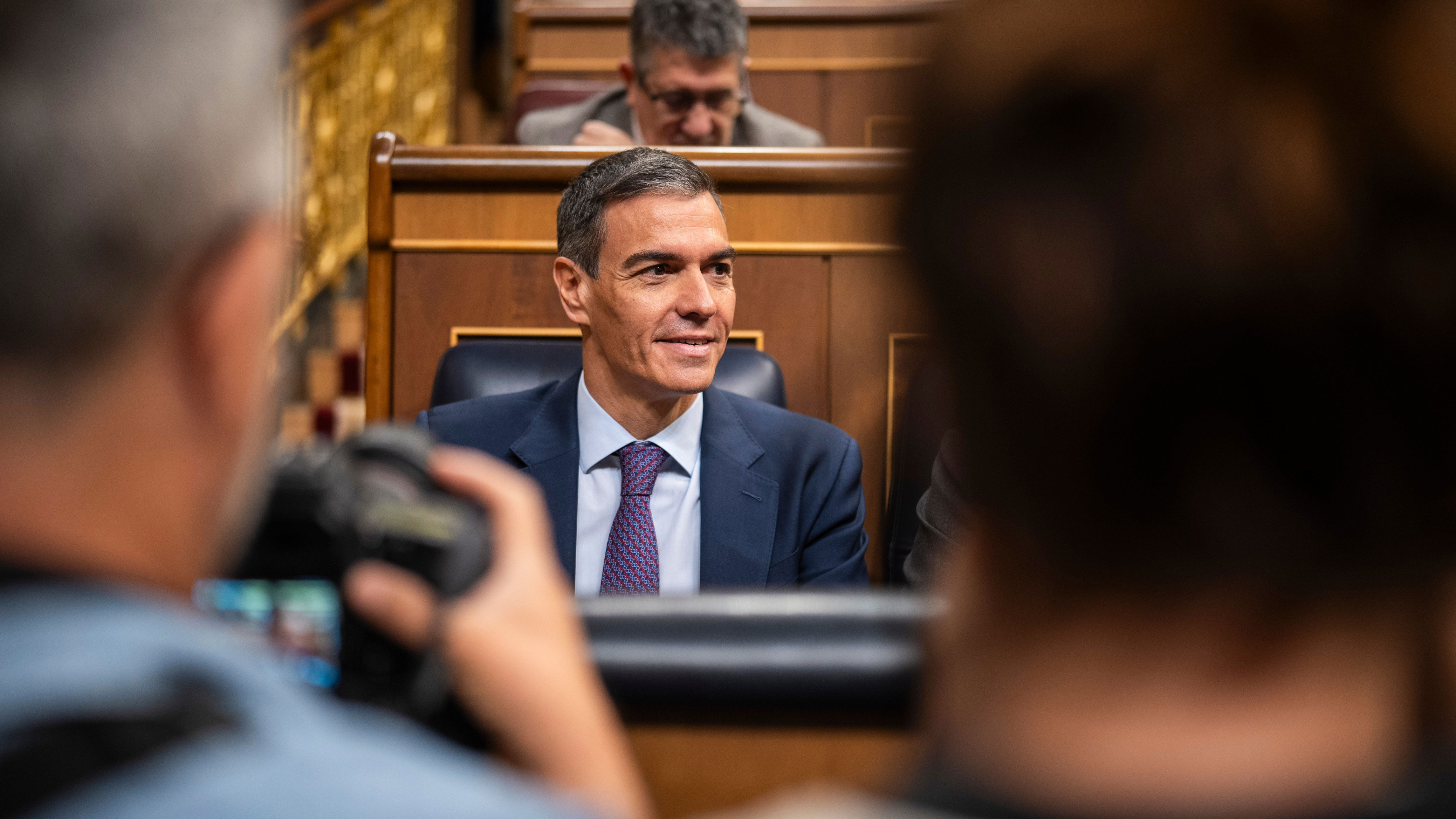 Farsa presupuestaria con pólvora del rey de todos