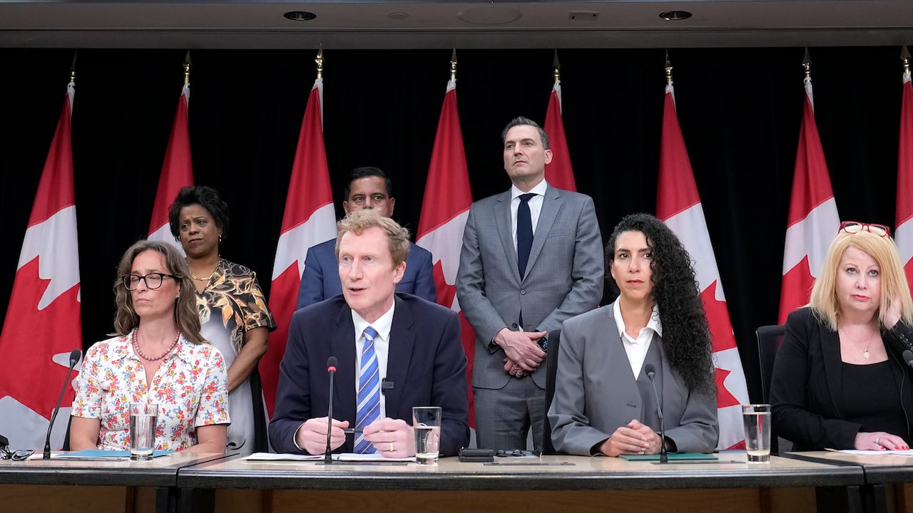 Liberals move to restrict youth access to social media, AI chatbots