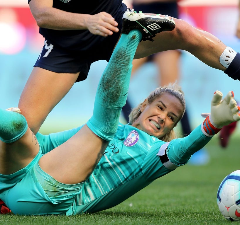 Soccer star Ashlyn Harris is back in the spotlight ahead of new ...
