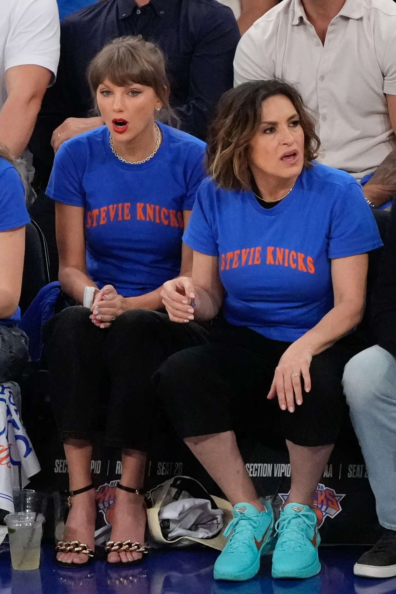 Taylor Swift reunites with Mariska Hargitay at Knicks game, the ‘Law ...