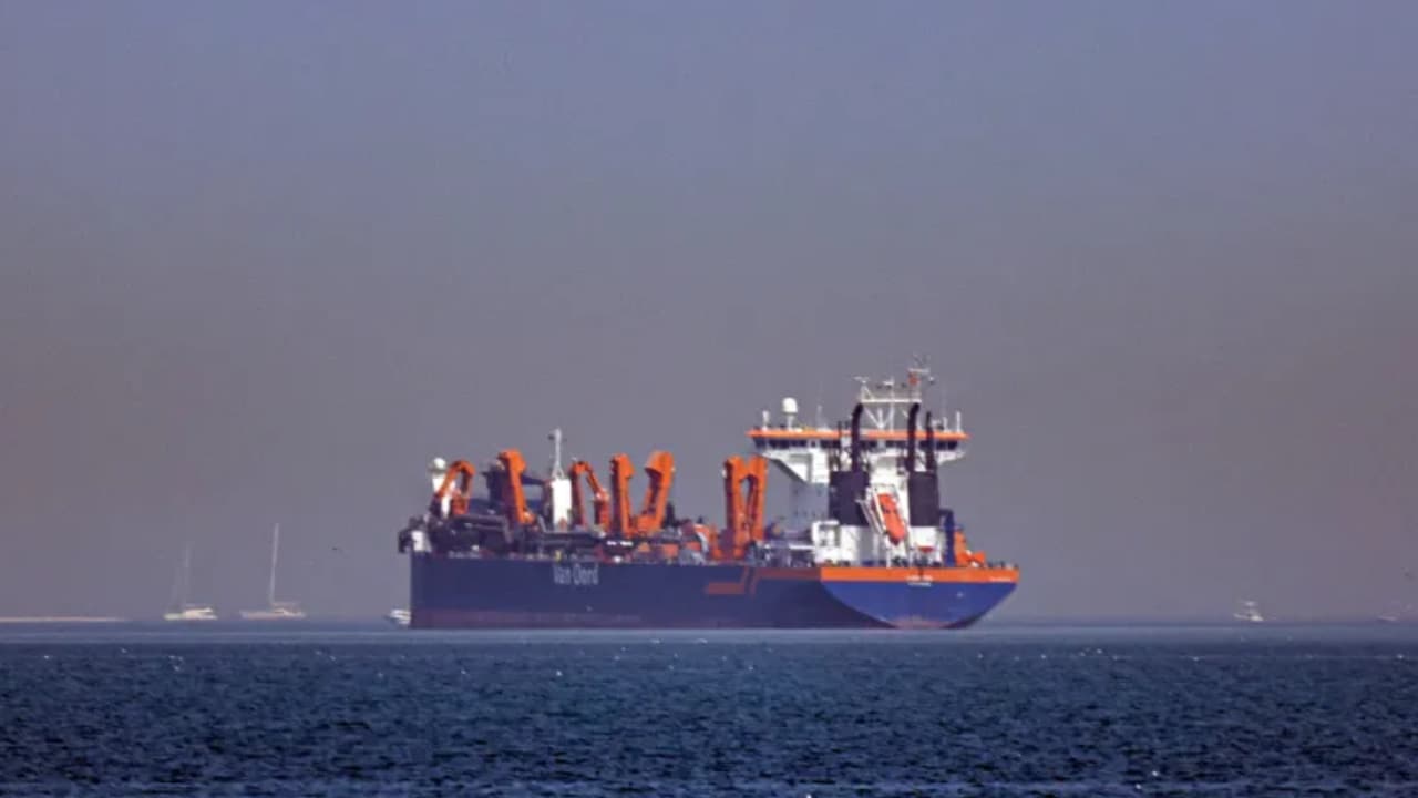 Trump claims US sneaked 100 million oil barrels from Hormuz under Iran ...