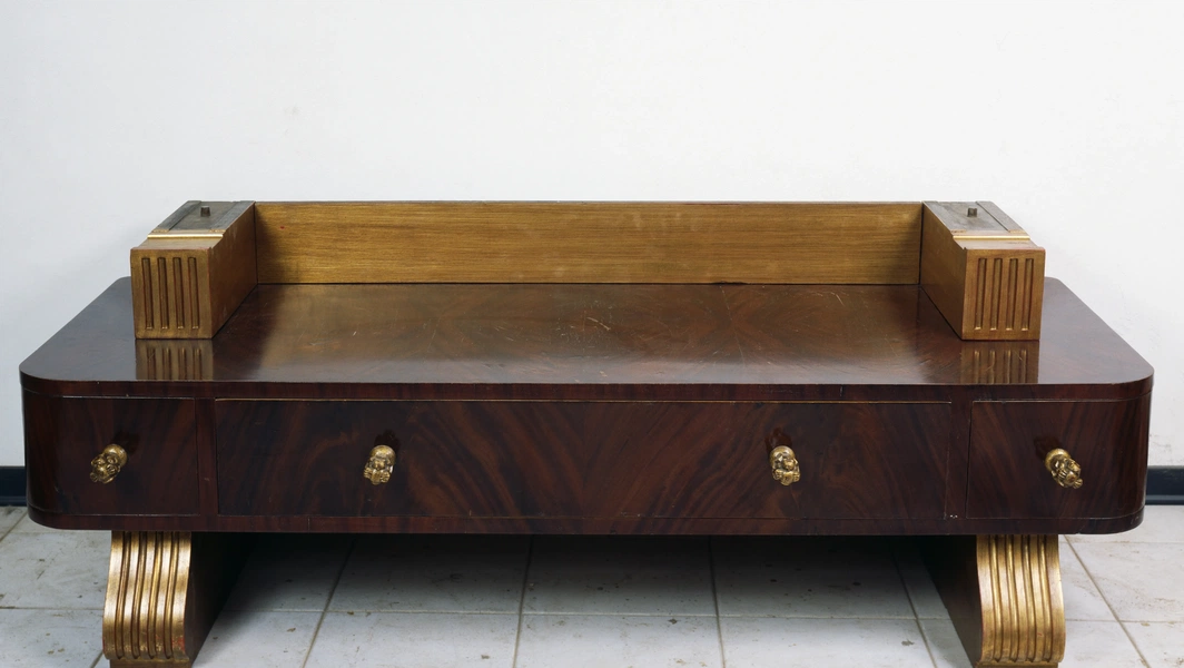How to identify overpriced or fake antiques