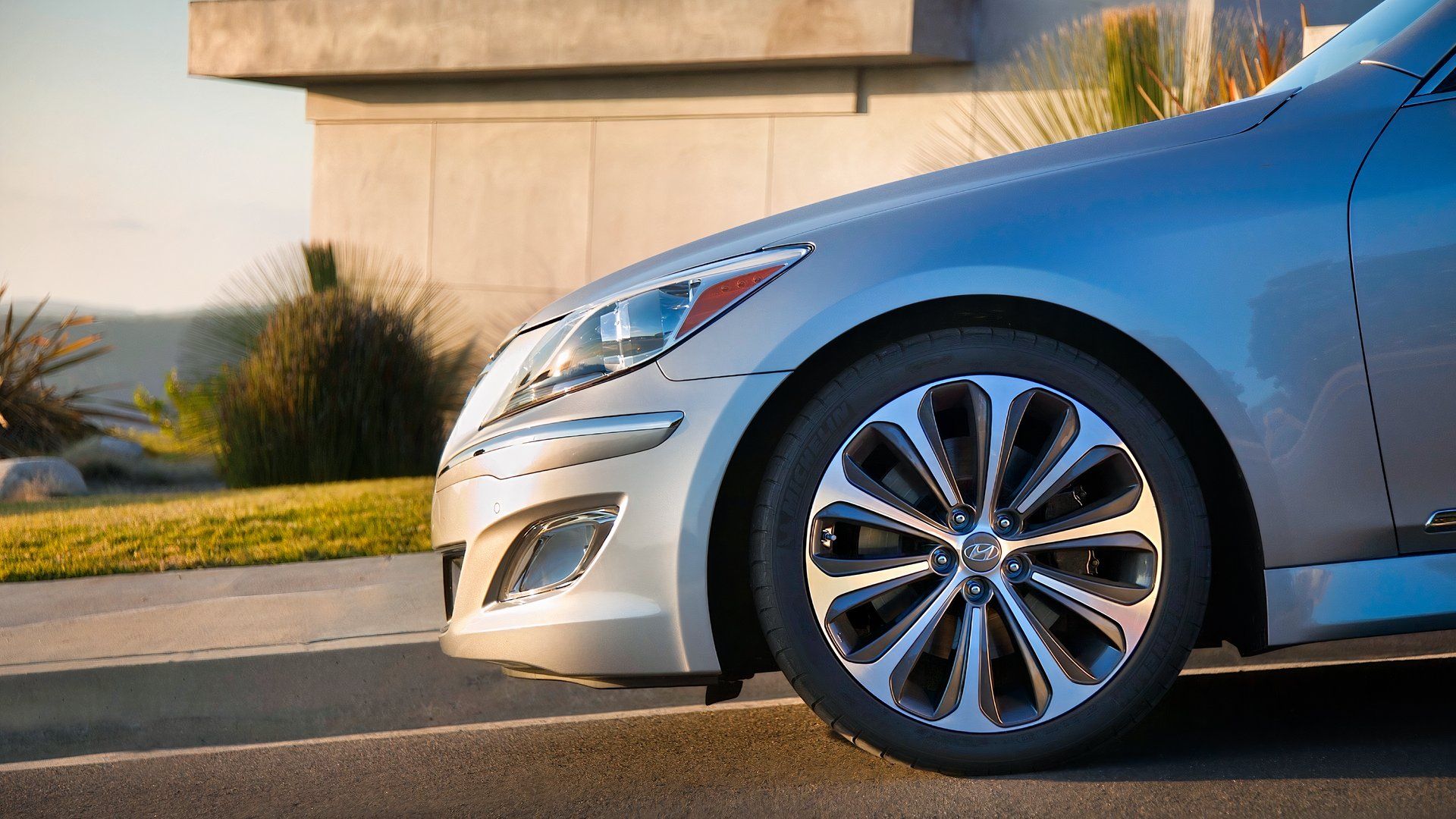 Hyundai Genesis V8 sedan under $15K beats German luxury cars