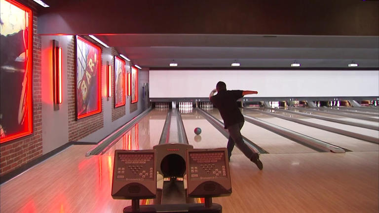 The comeback frame: One-handed Mesa bowler returns to PBA