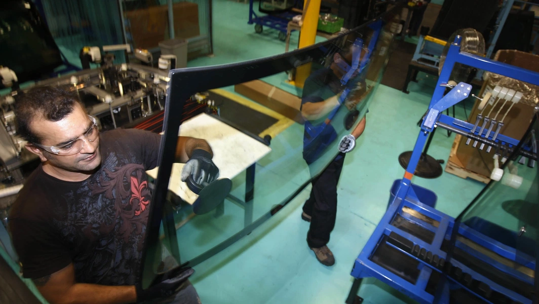 How windshield frits protect and enhance glass