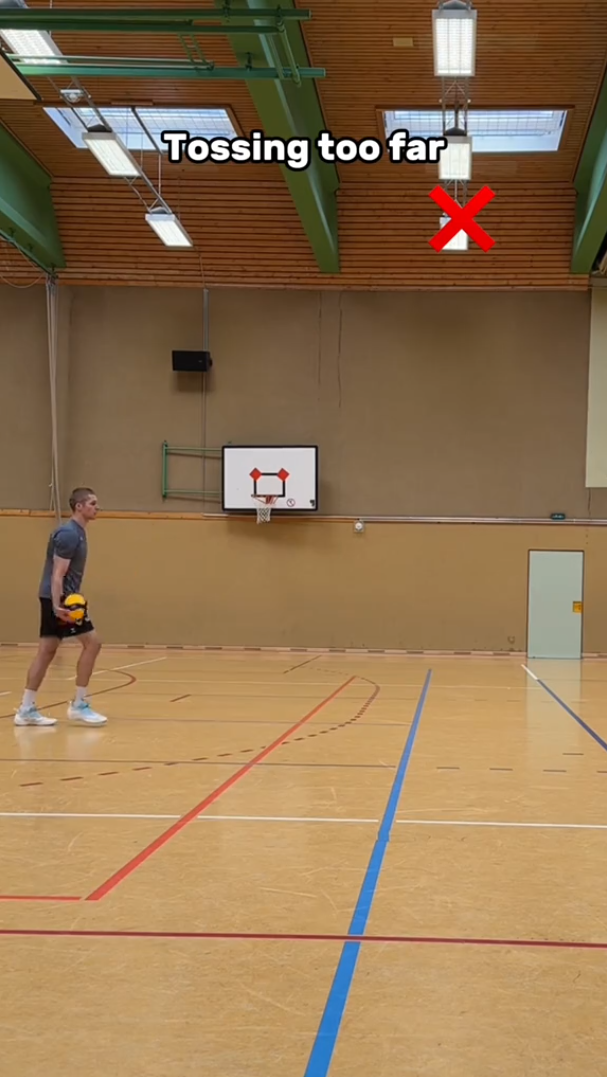 How to toss for a perfect jump serve every time