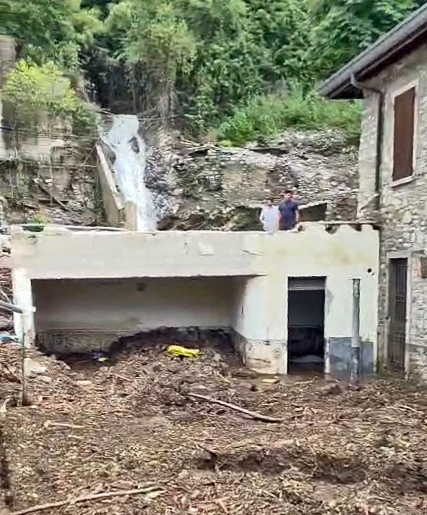 Acqua e grandine da paura. Un inferno in pochi minuti. I detriti ...