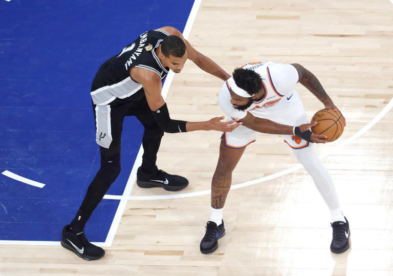 Tensions rise in NBA Finals Game 4 as Mitchell Robinson throws elbow at ...
