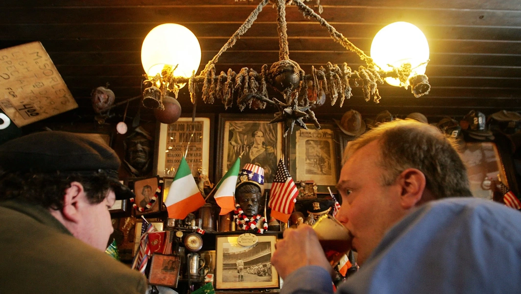 7 iconic dive bars with unique histories