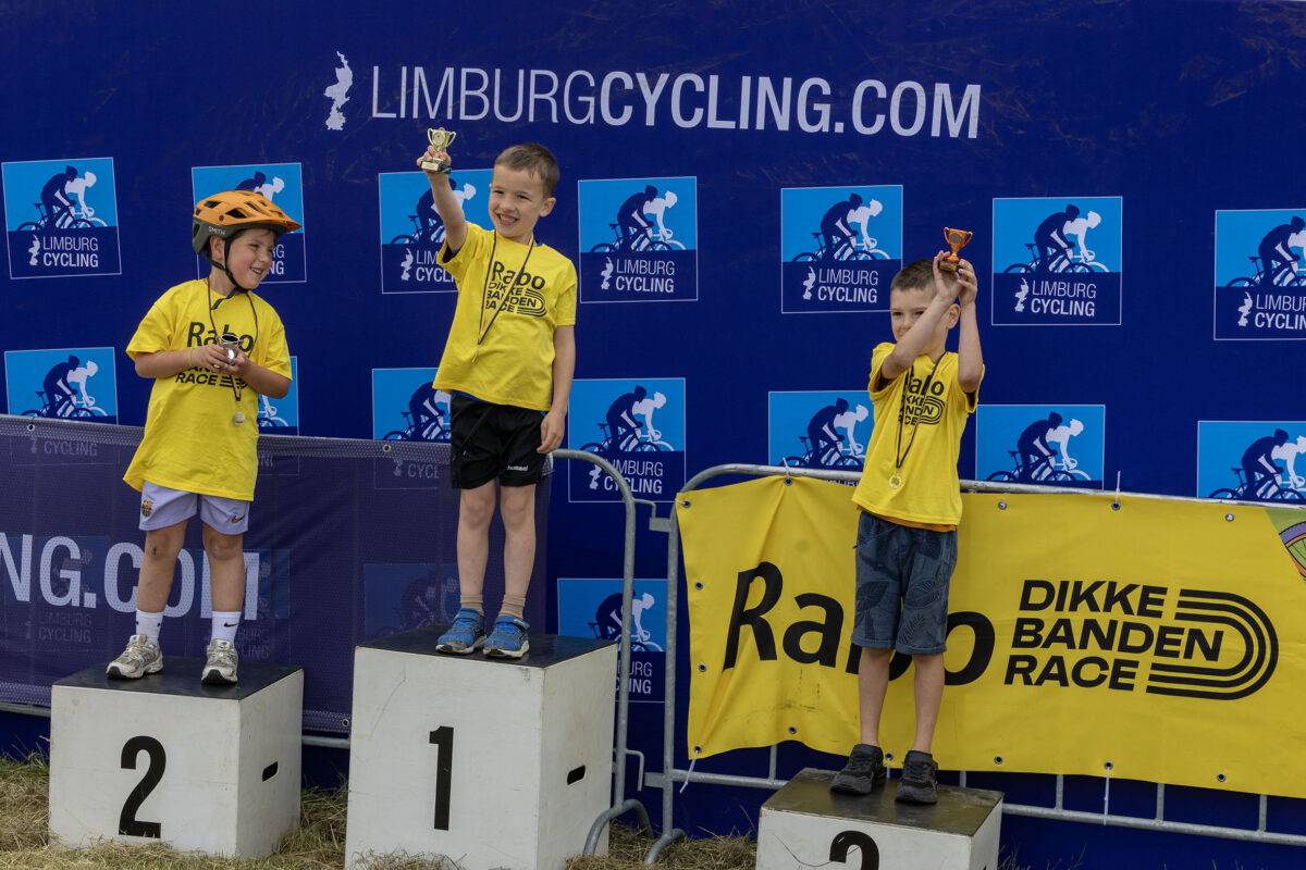 Erfenis van Tom Dumoulin: honderden kinderen op de trappers in Sittard