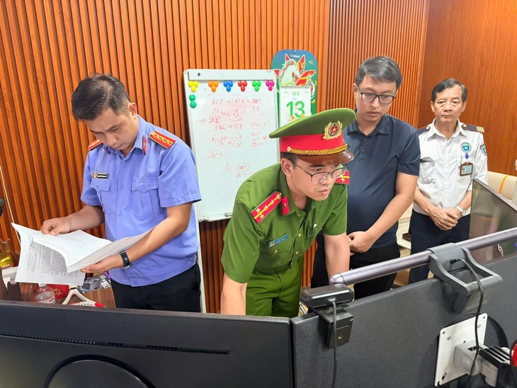 Khởi tố vụ án đầu tiên trên cả nước liên quan dùng Windows và Microsoft ...