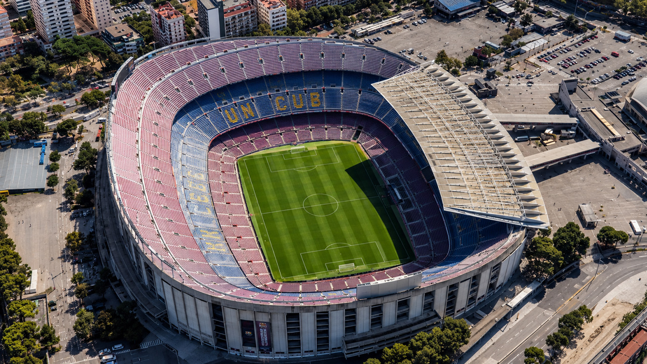 Hoe groot lijkt Camp Nou van bovenaf?
